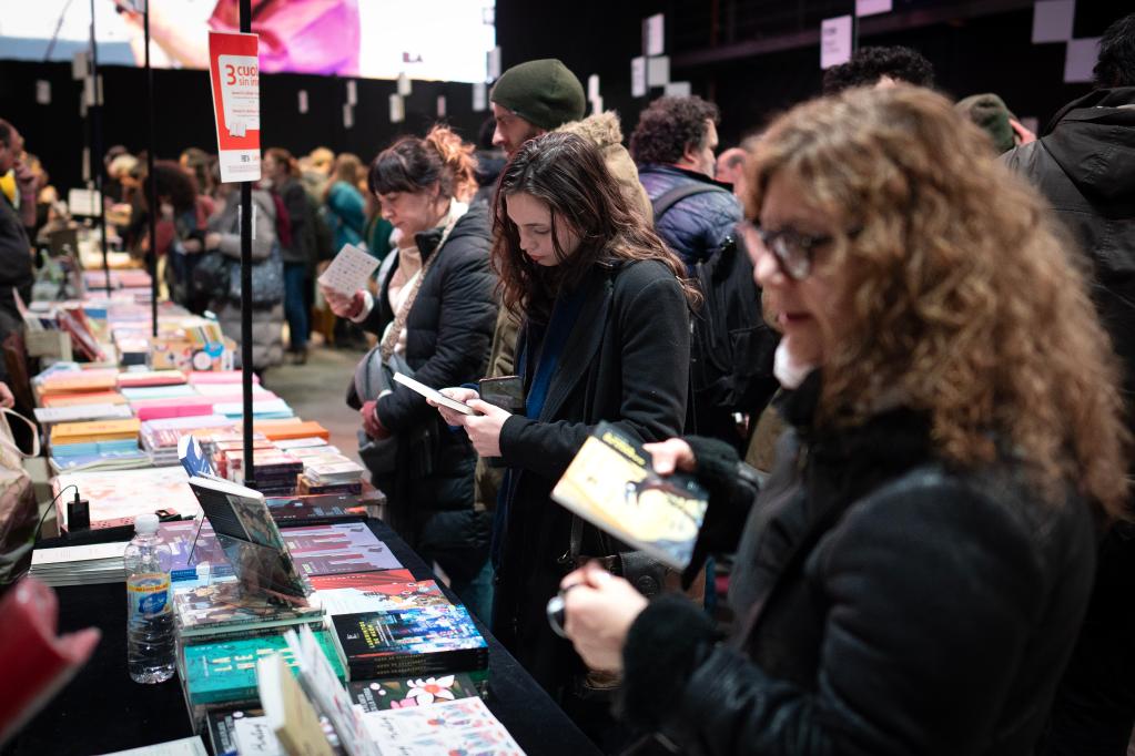 (Multimedia) ESPECIAL: Argentina acoge 13ª edición de Feria de Editores, evento cultural que ...